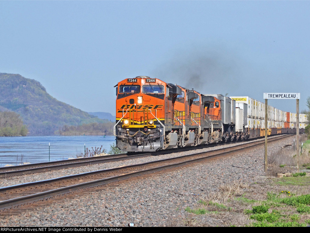 BNSF 7244, BNSF's ST.Croix Sub.
